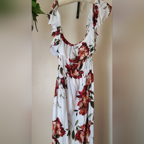 Miley & Molly | Dresses | Miley Molly Red Flowered Dress Nwt Large ...